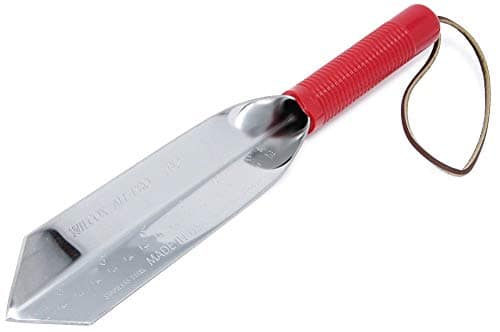 Digging Deeper: 12 of the Best Garden Spades - Bestlawnsmowers